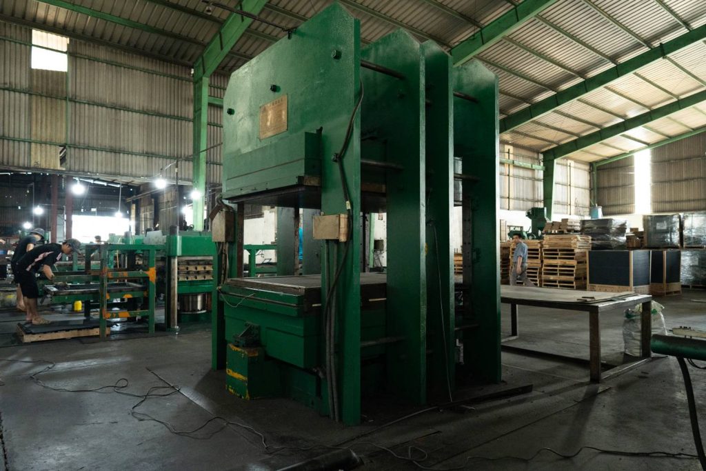 Factory Gallery - Skyler Rubber