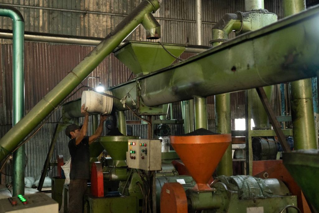 Factory Gallery - Skyler Rubber